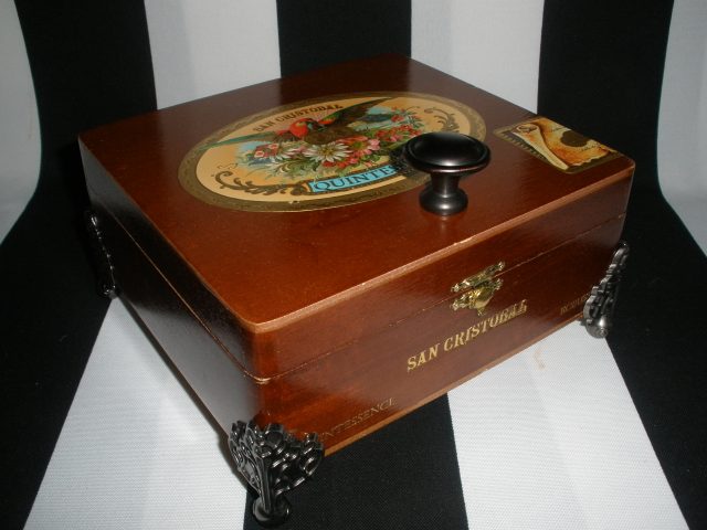 SOLD 1121 San Cristobal Cigar **Man Box** - humadorablesbysusan.com
