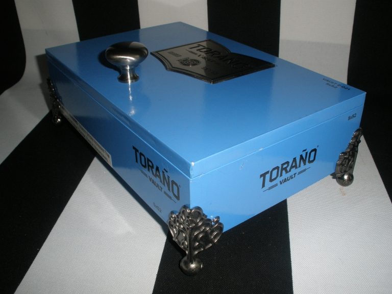 SOLD 1139 Blue Torano Vault Cigar Valet **Man Box ...
