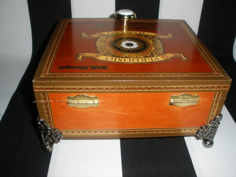 SOLD 1250 Perdomo Habano Cigar Box Valet **Man Box ...