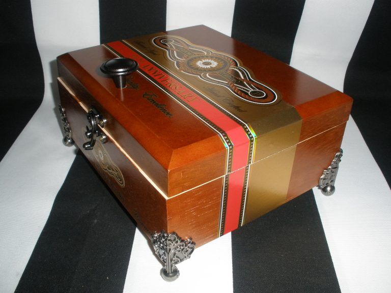 SOLD 1250 Perdomo Habano Cigar Box Valet **Man Box ...