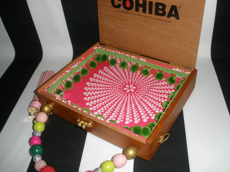 SOLD 1354 Pink Pineapple Cigar Box Purse - humadorablesbysusan.com