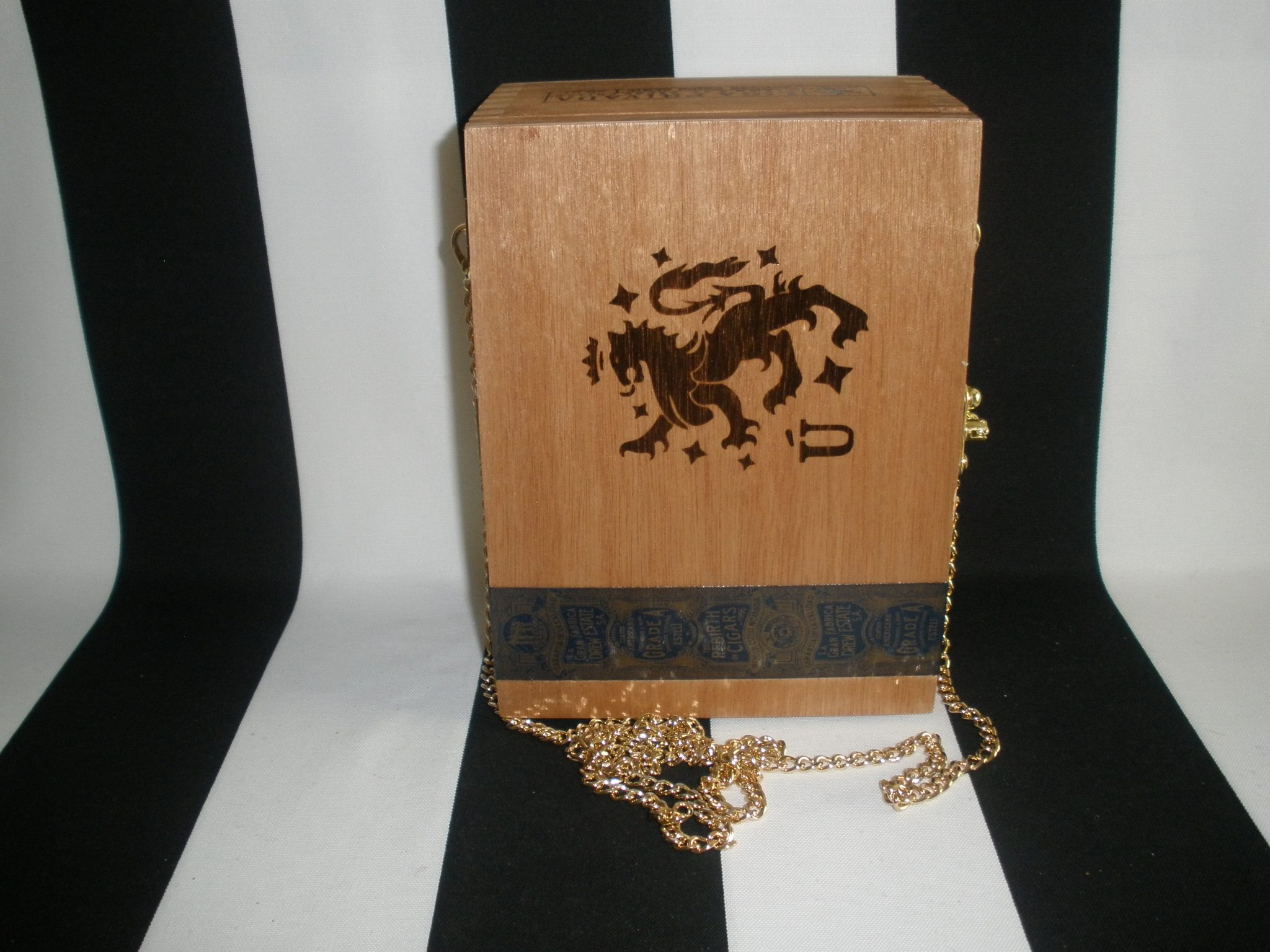 SOLD 1360 Liga Privada Crowned Lion Cigar Box Purse ...