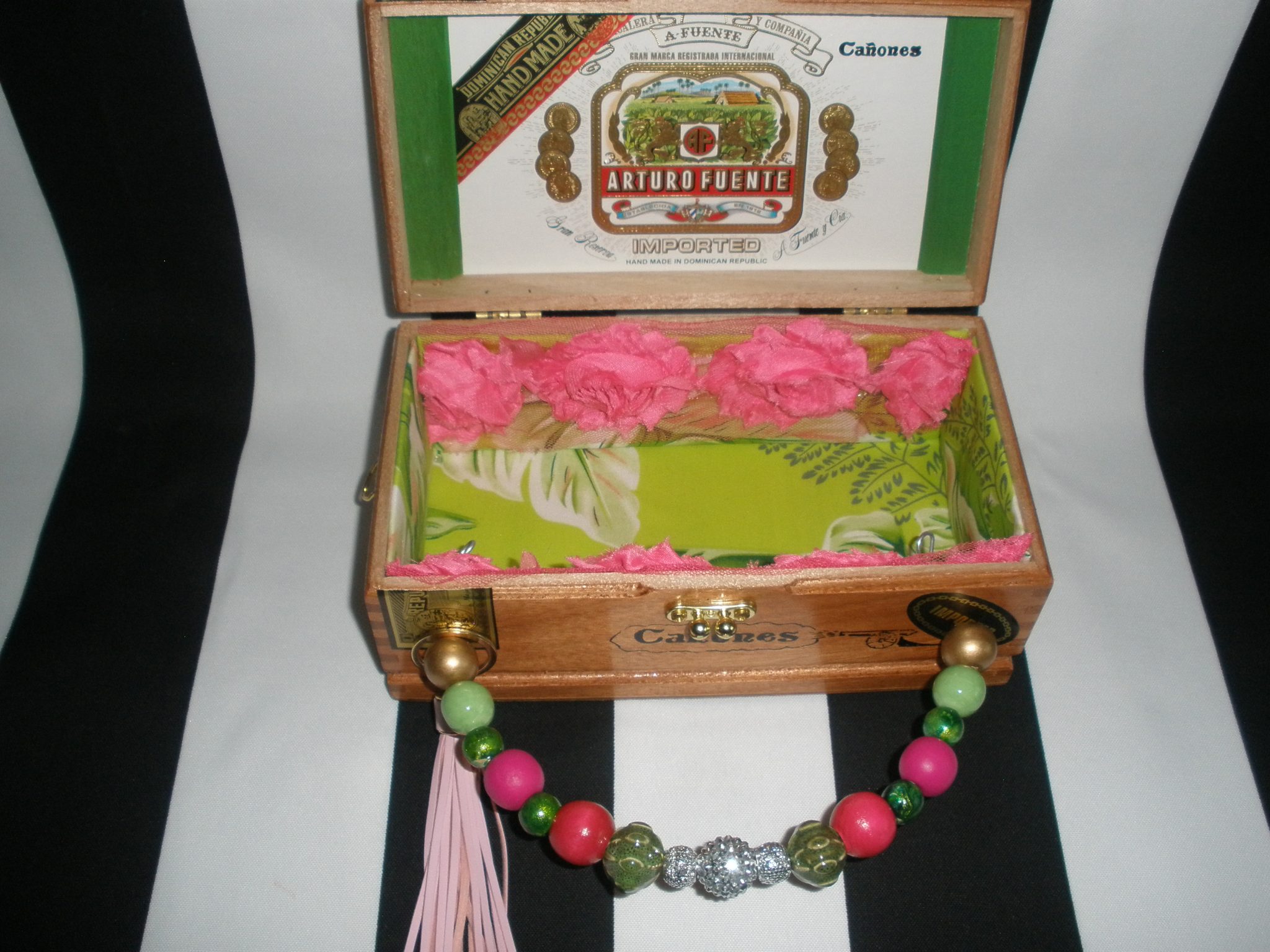 SOLD 1404 Tropical Pink cigar Box Purse - humadorablesbysusan.com