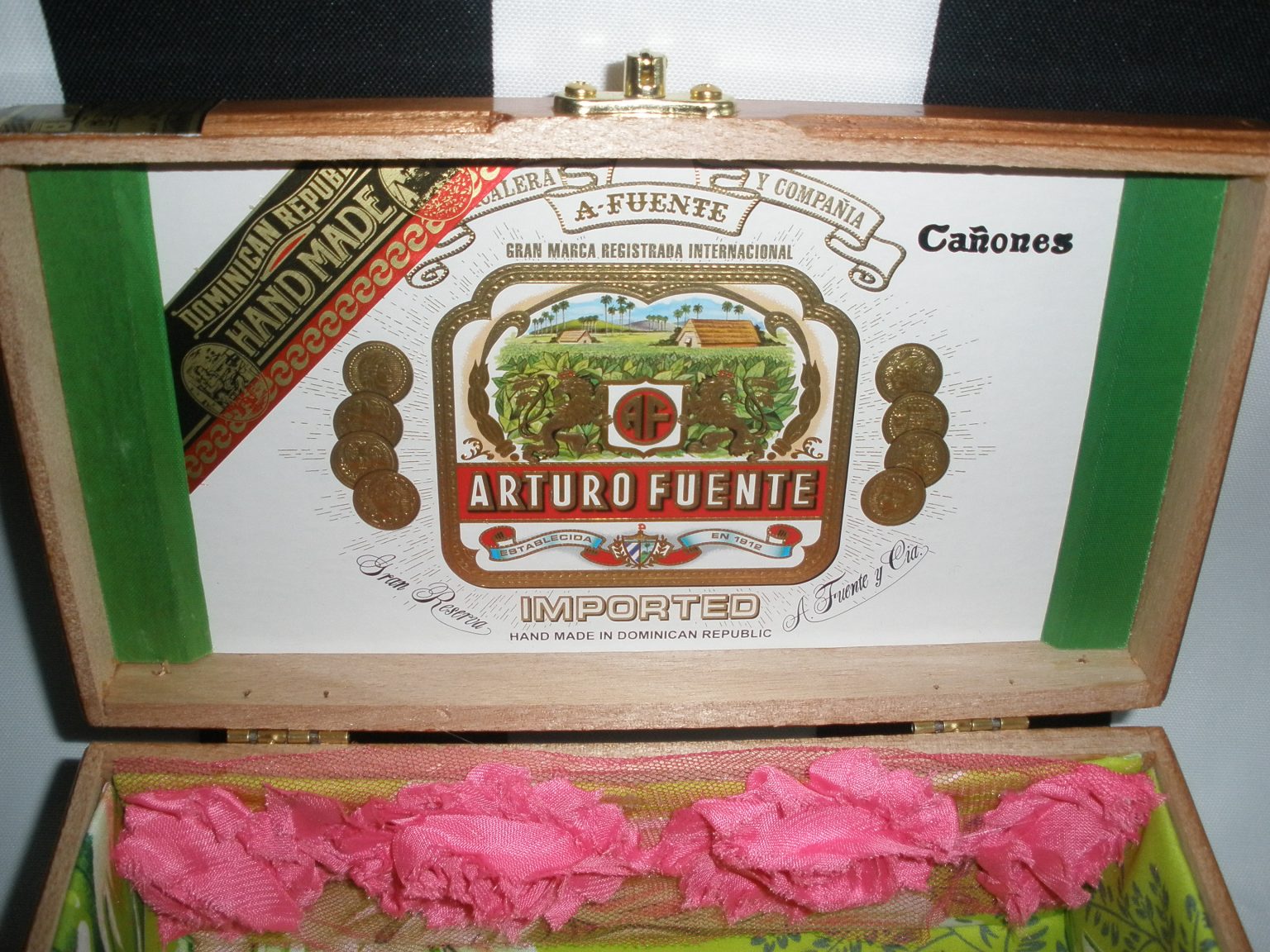 SOLD 1404 Tropical Pink cigar Box Purse - humadorablesbysusan.com