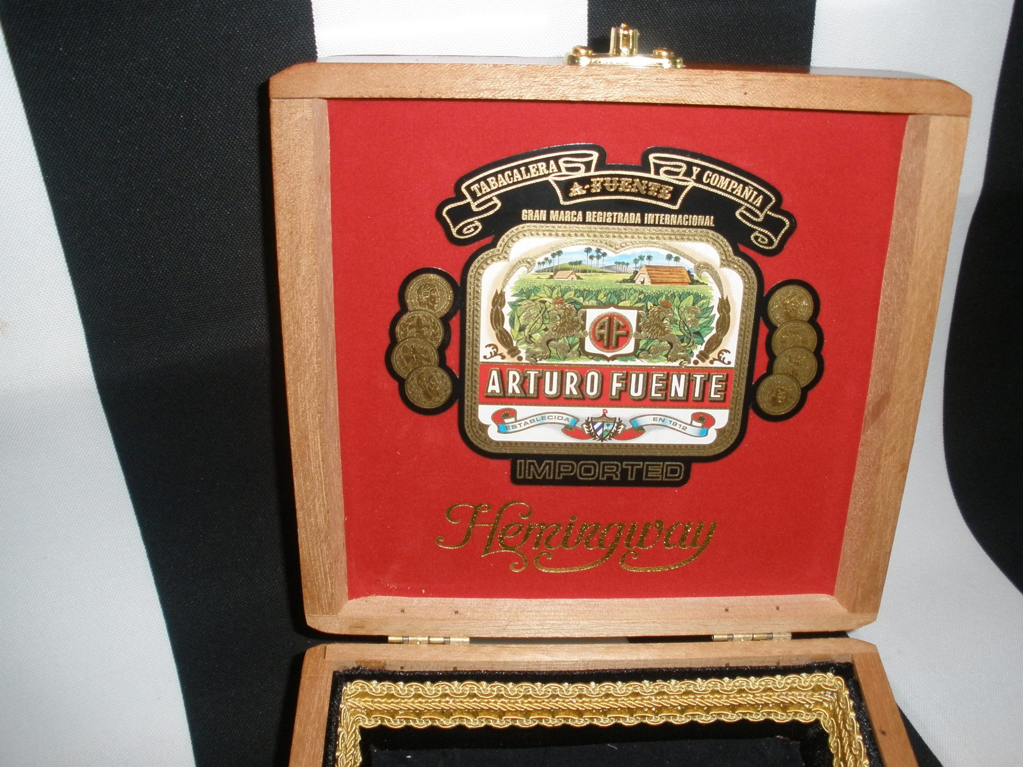 SOLD Colorful Golden Crown Cigar Box Purse - humadorablesbysusan.com