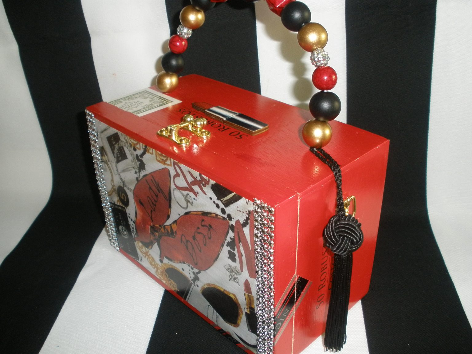 SOLD Red Lady Boss Cigar Box Purse - humadorablesbysusan.com