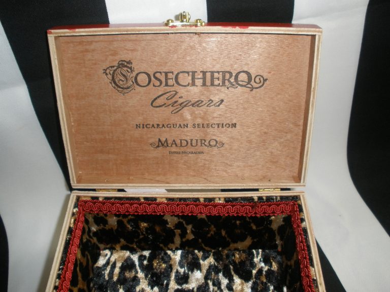 SOLD 1583 Red Lady Boss Cigar Box Purse - humadorablesbysusan.com