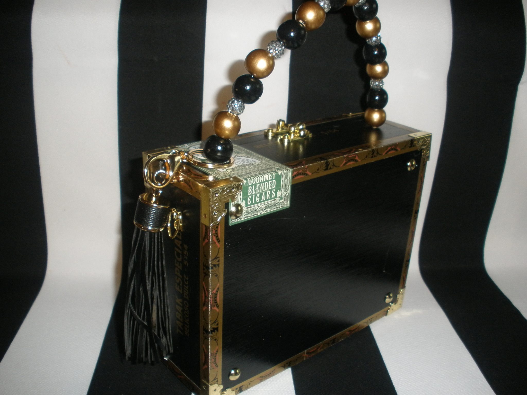 SOLD The King Cigar Box Purse - humadorablesbysusan.com