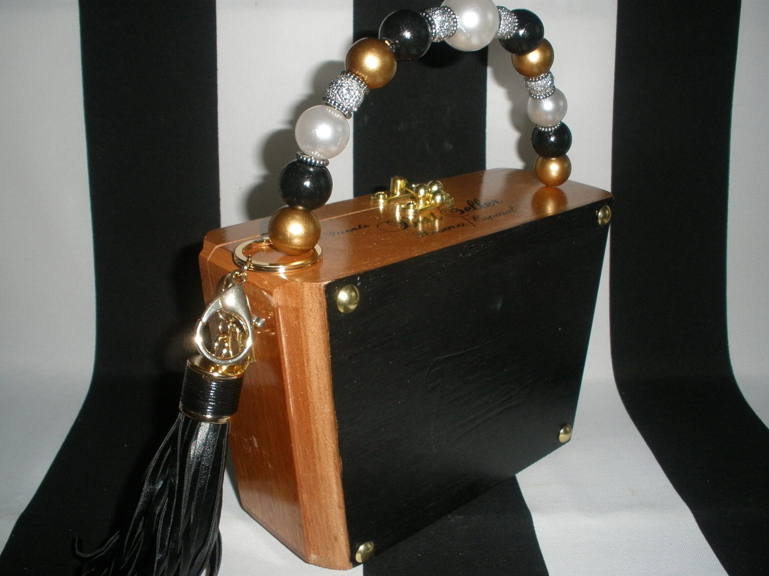 SOLD Coquette Kissy Lips Cigar Box Purse - humadorablesbysusan.com